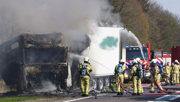 Dode bij frontale botsing bij Noord-Sleen | Nieuws | SleenWeb