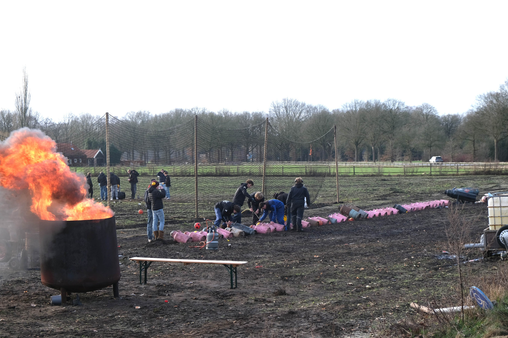 Carbid knallen in gezellige sfeer in Erm | Nieuws | SleenWeb